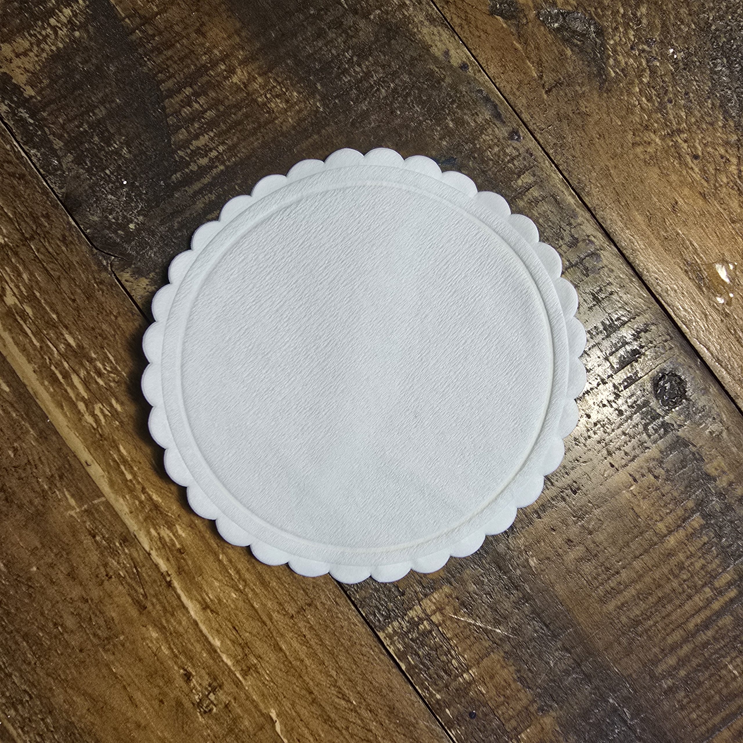 PLAIN WHITE UNBACKED TISSUE COASTER x1000 – Raynor Hygiene