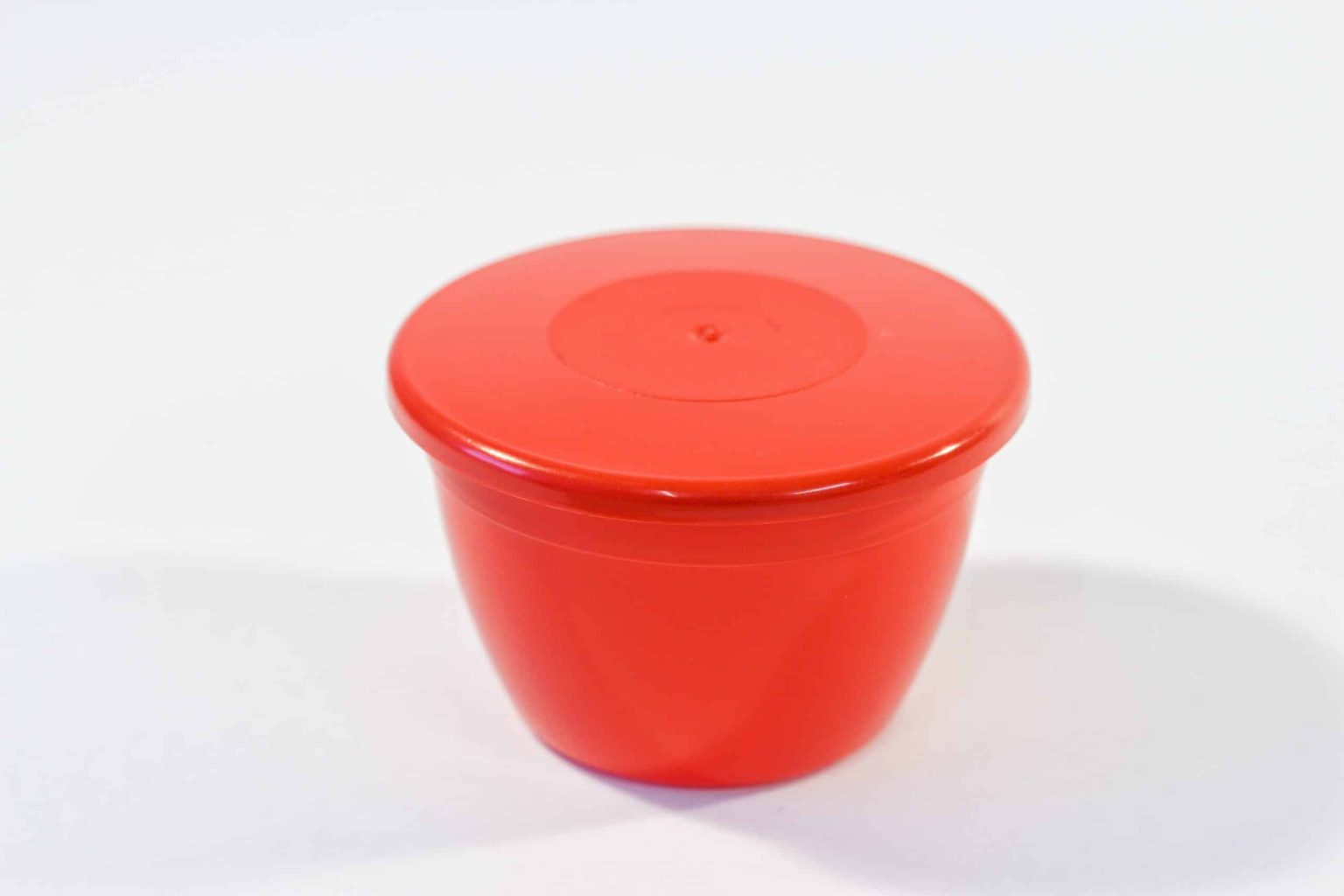 Red Pudding Basins With Lids x 4 – Raynor Hygiene